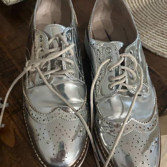 Shellys London | Shoes | Shellys Silver Shoes | Poshmark